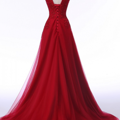 Angel Fashion Wears An Elegant Evening Dress on Luulla