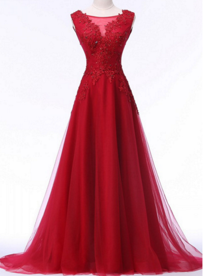 Angel Fashion Wears An Elegant Evening Dress on Luulla